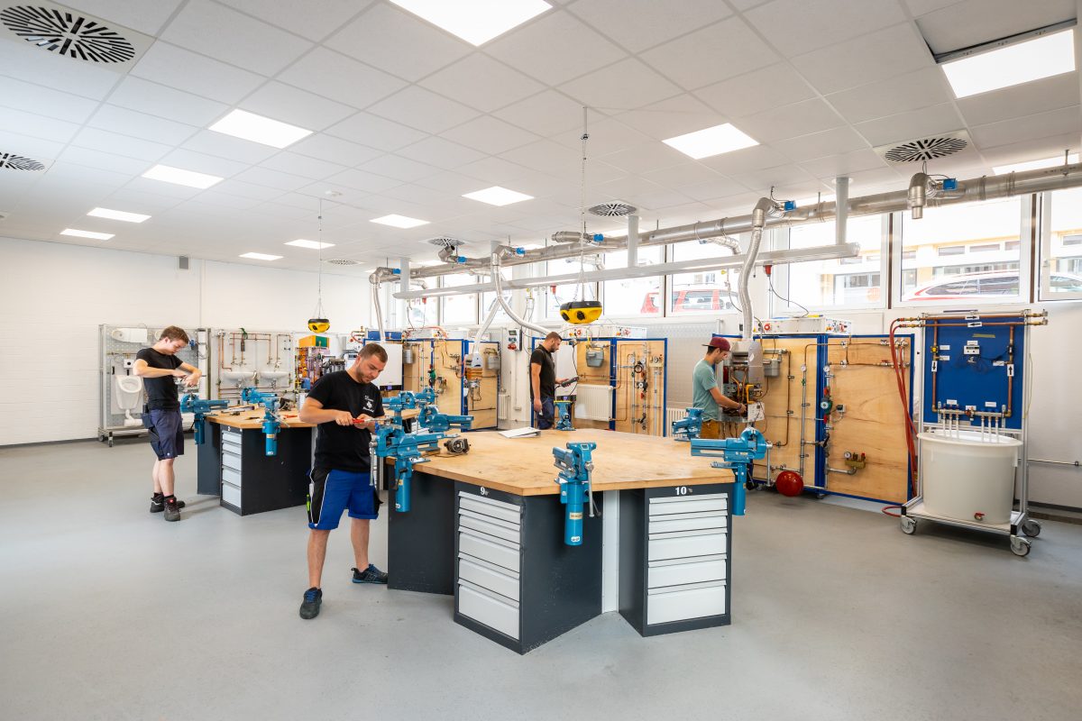 Training lab equipment for labs & workshops | Christiani